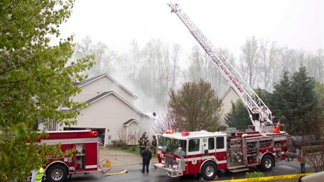 2 Killed Aboard Small Plane That Hits Nc Home Fox News
