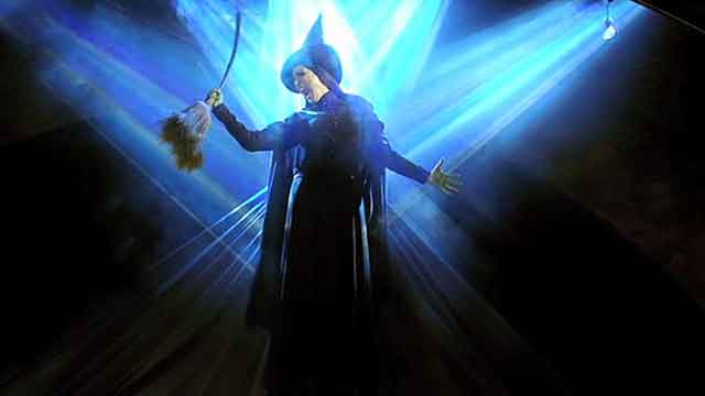 'Wicked' wages war against bullying | Fox News Video