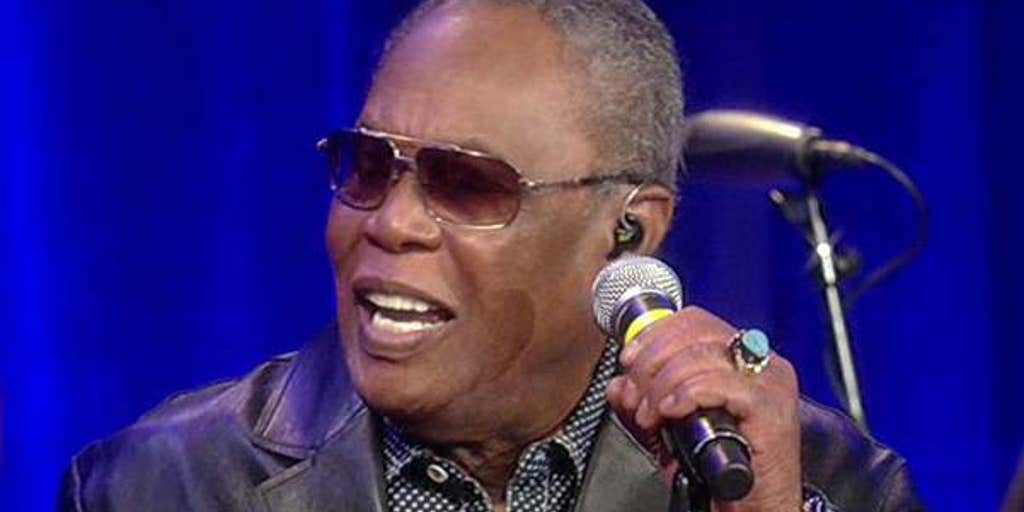 Sam Moore sings ‘Soul Man’ | Fox Business Video