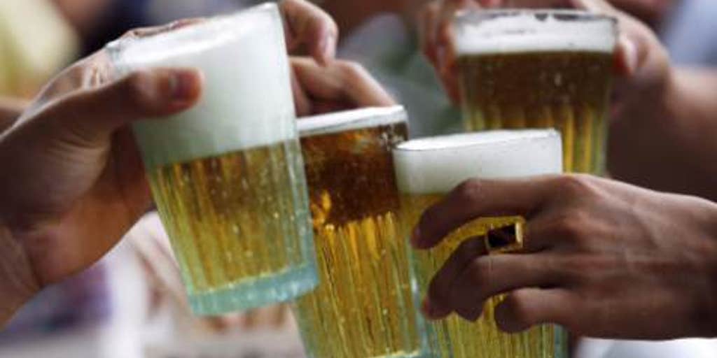 College grads more likely to self-identify as ‘regular drinker?’ | Fox ...