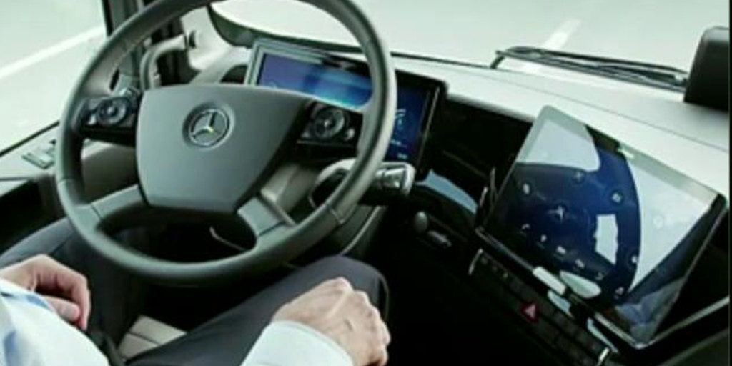 An exclusive look at Daimlers self-driving big rig | Fox Business Video