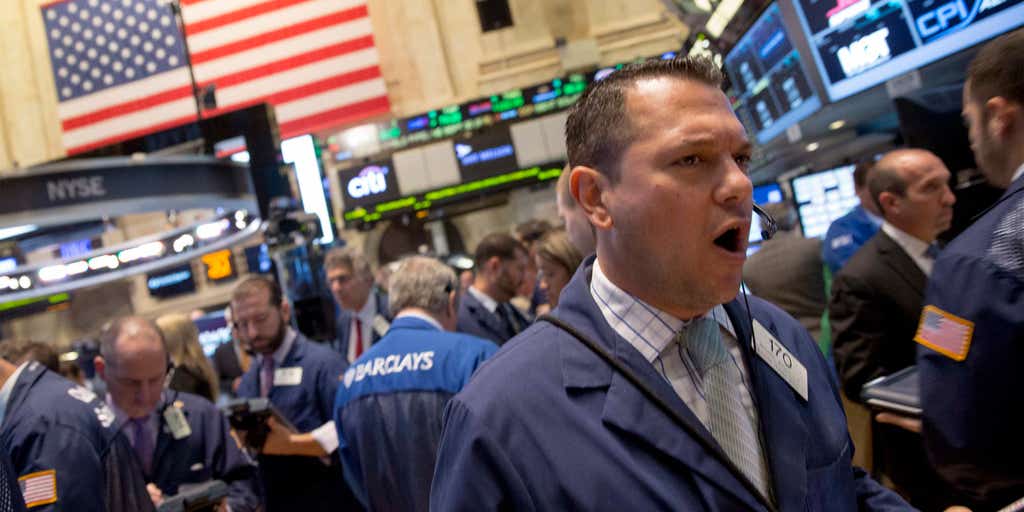 Dow sinks below 200 | Fox Business Video