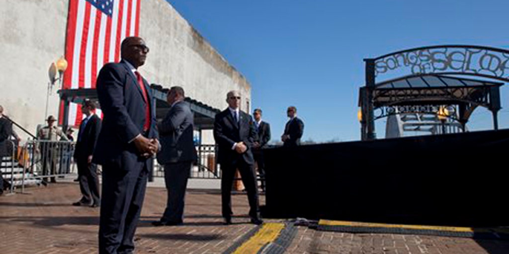 Secret Service story crashes | Fox News Video