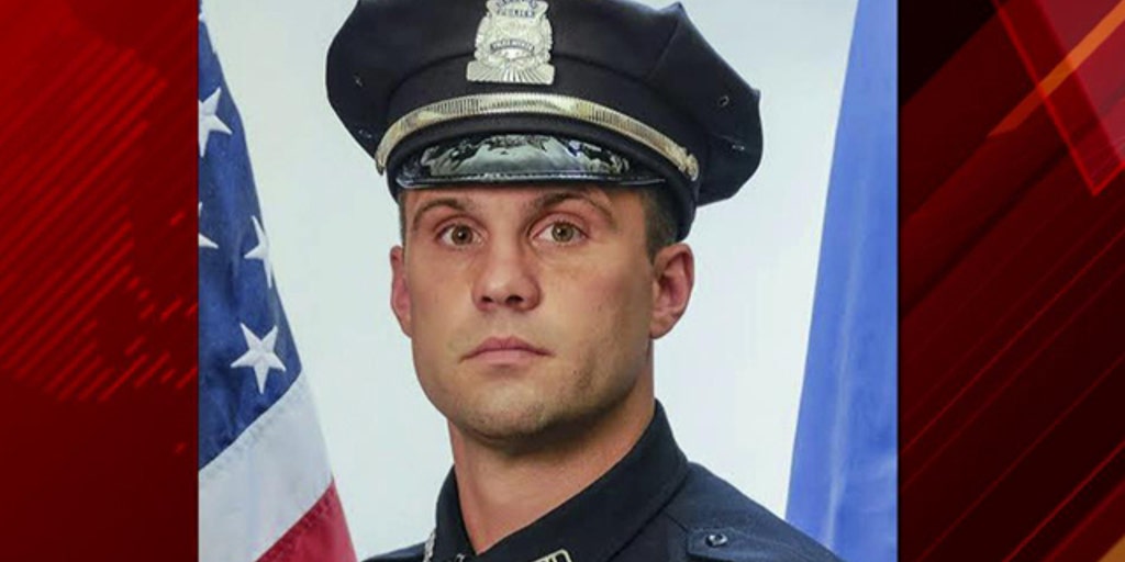 Boston cop shot in face during traffic stop | Fox News Video