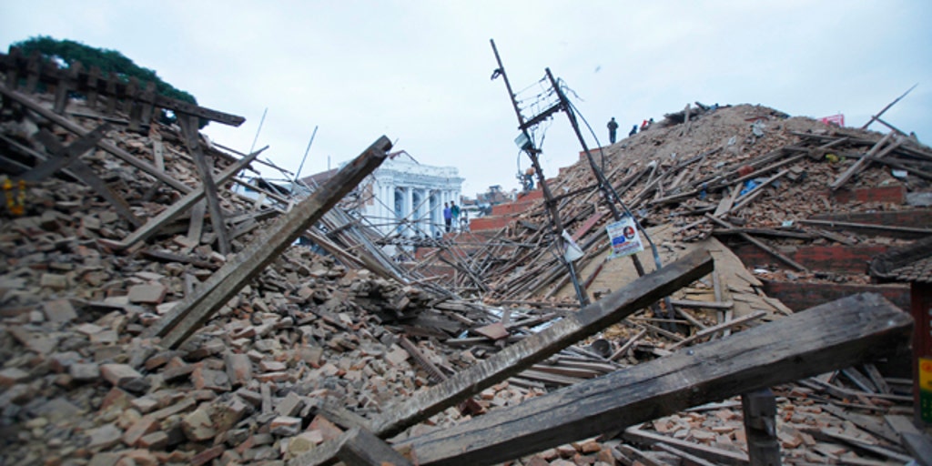 Death toll rises to over 1,100 in Nepal earthquake | Fox News Video