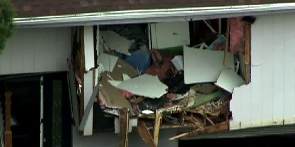 Report clears police after SWAT team destroys home | Fox News Video