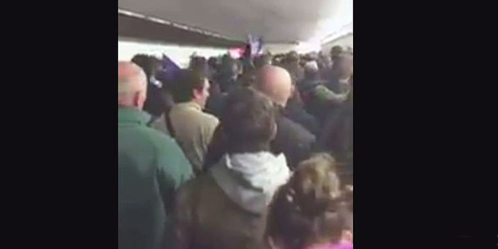 French crowd sings national anthem after Paris attacks | Fox News Video