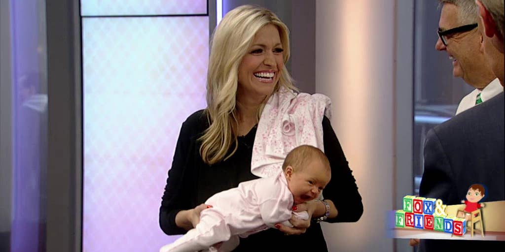 Ainsley and her baby stop by 'Fox and Friends' | Fox News Video