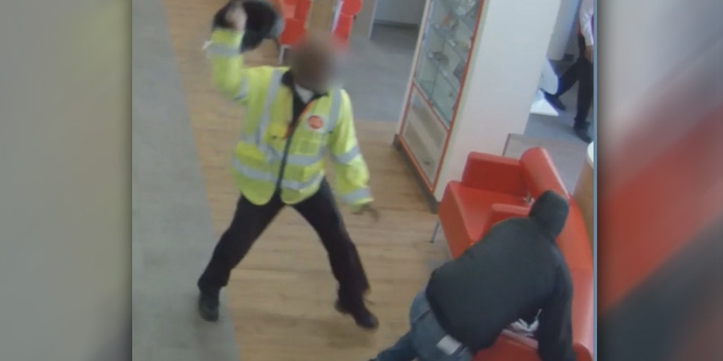 Watch security guard attack robber with helmet | Fox News Video