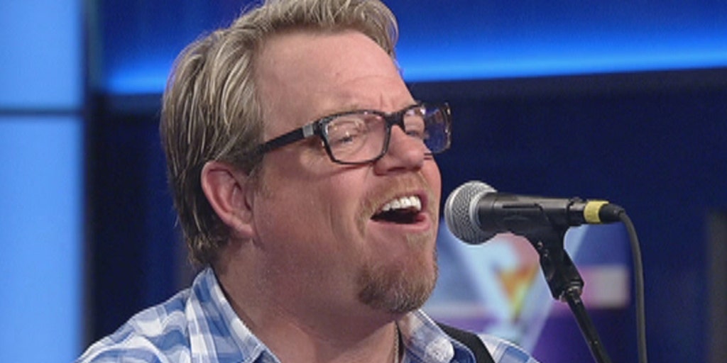 Pat Green sings 'Wave on Wave' | Fox News Video
