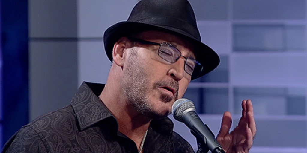 Trae Edwards performs 'Love got us through' | Fox News Video