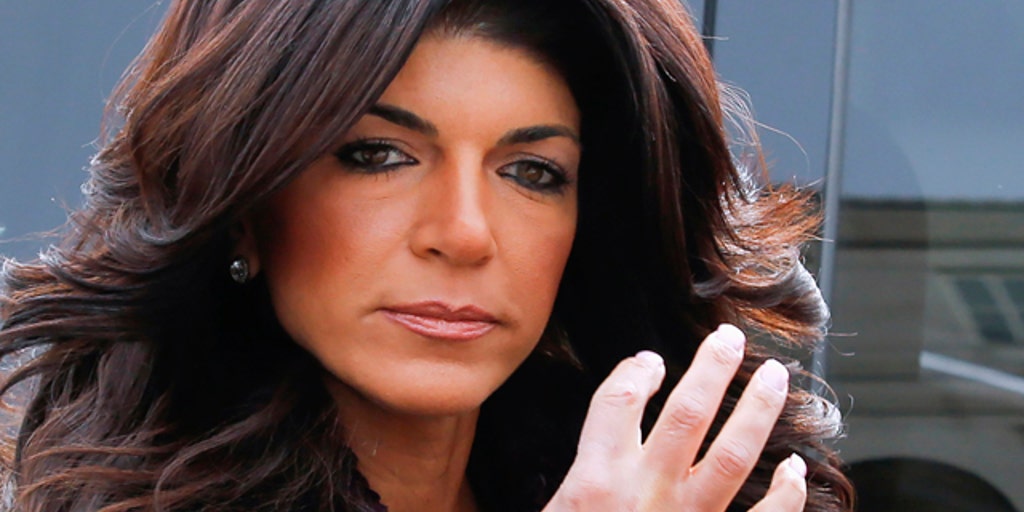 Teresa turns herself in | Fox News Video