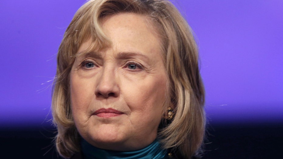 Clinton keeps pressure on Putin after comparing Crimea strategy to ...