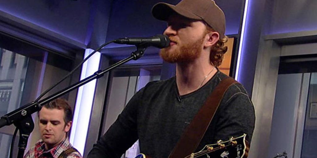 Eric Paslay performs hit single 'Friday Night' | Fox News Video