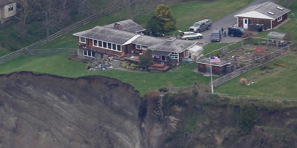 Destructive landslide threatens homes in Washington State | Fox News Video