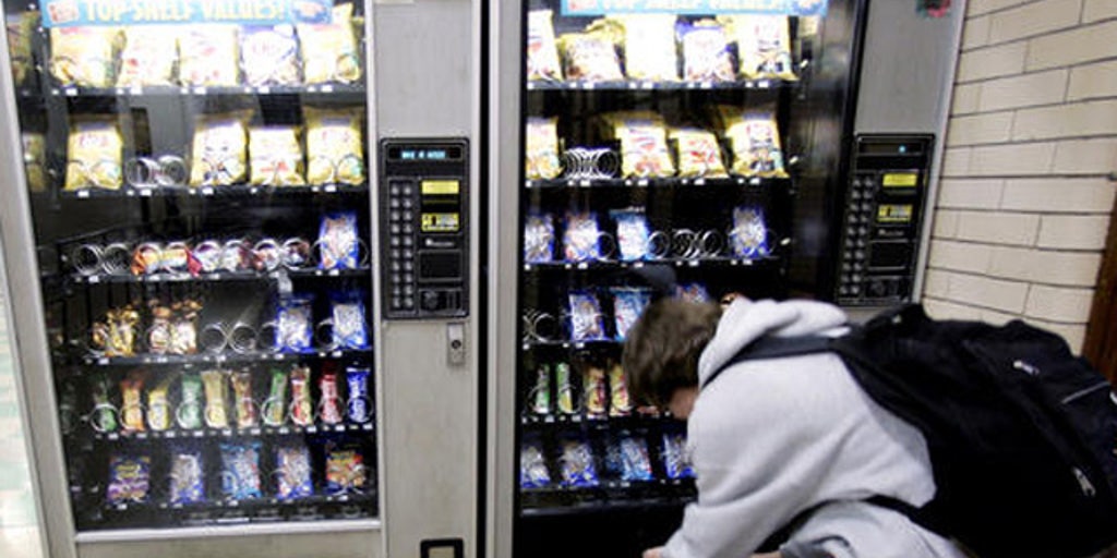 Snack attack: New law puts calories on vending machines | Fox News Video