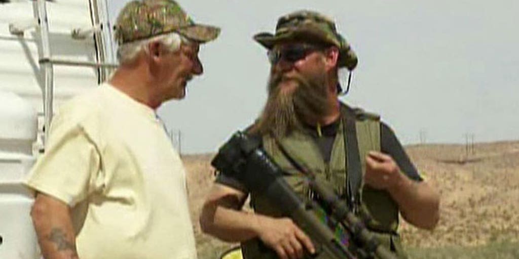 Armed standoff between rancher, federal government | Fox News Video