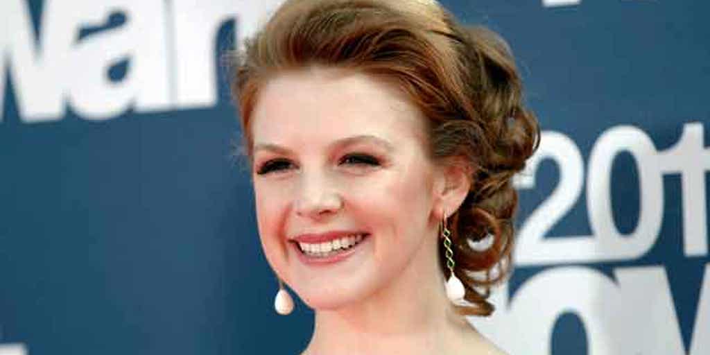 Star Traveler Ashley Bell | Fox News Video