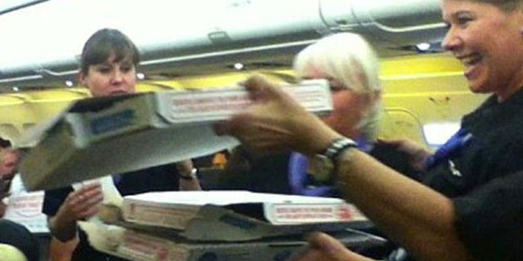 Meet the pilot who bought pizzas for stranded passengers | Fox News Video