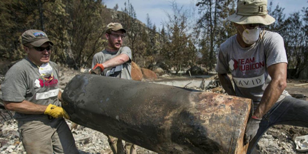Military vets from Team Rubicon help battle wildfire | Fox News Video