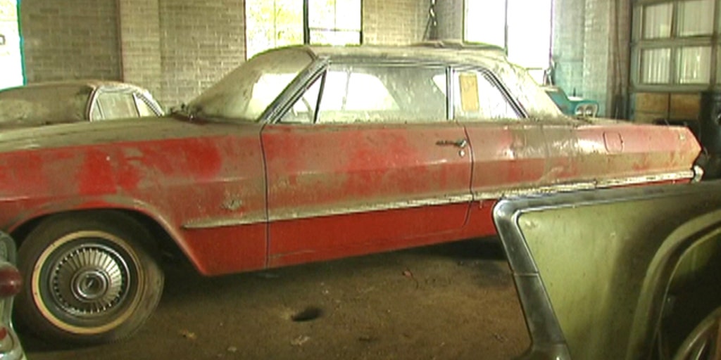 Vintage car auction draws worldwide attention | Fox News Video