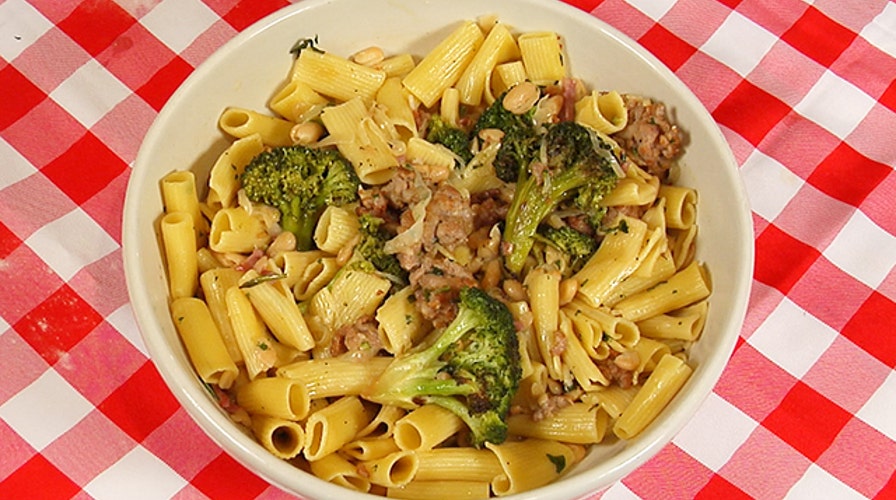 'Walking Dead' Star Lauren Cohan's GQ Photoshoot and Carmine's Recipe ...