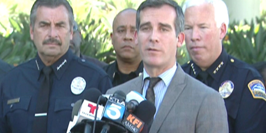 Officials give update after LAX shooting | Fox News Video