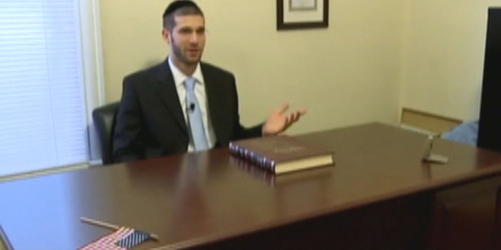 Hidden Treasure! Rabbi finds $98k hidden in desk | Fox News Video