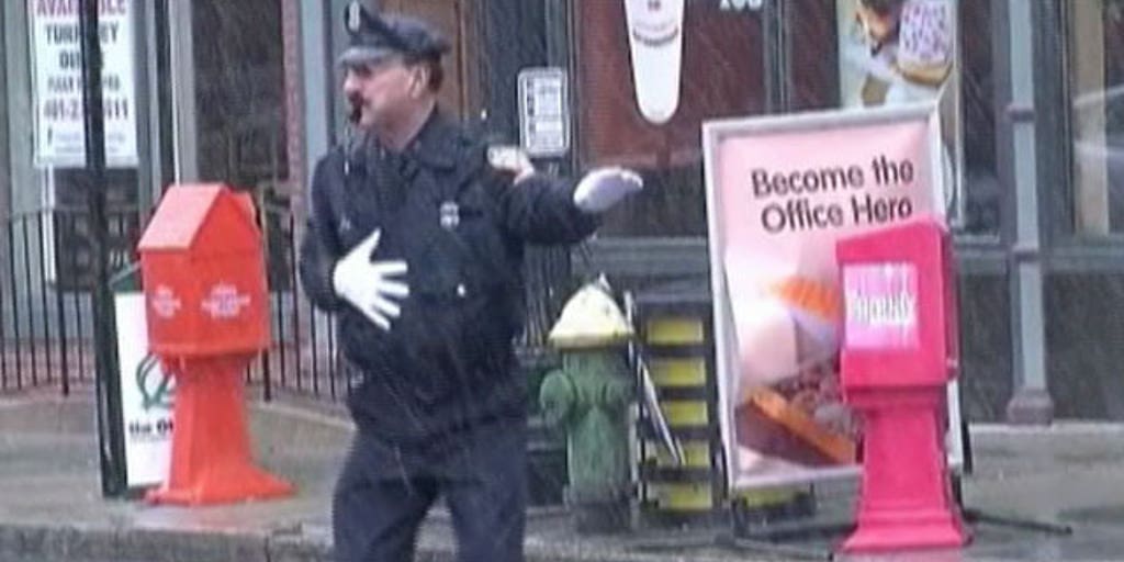Dancing cop returns to the streets | Fox News Video