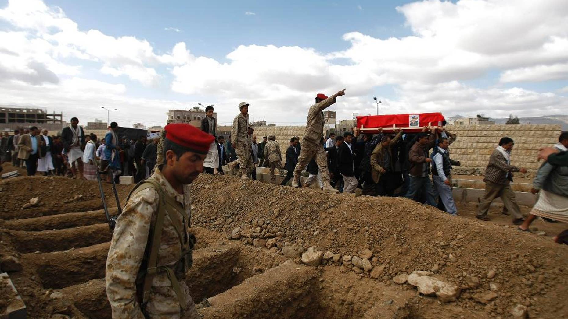 Suspected al-Qaida militants attack southern Yemen army command, kill 3 ... Suspected al-Qaida militants attack southern Yemen army command, kill 3 ...
