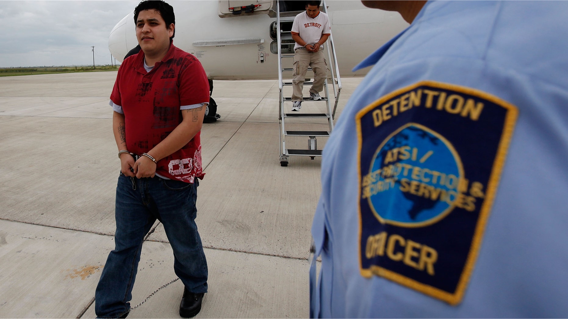 U S May Bring Thousands Of Deported Mexicans Back Under Settlement