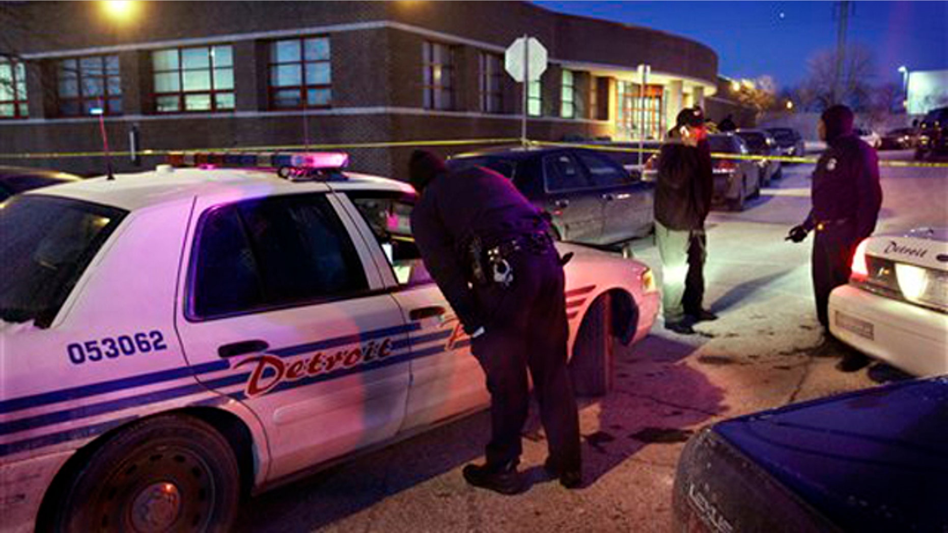 4 Detroit Police Officers Shot at Precinct, Cops Say | Fox News 4 Detroit Police Officers Shot at Precinct, Cops Say | Fox News