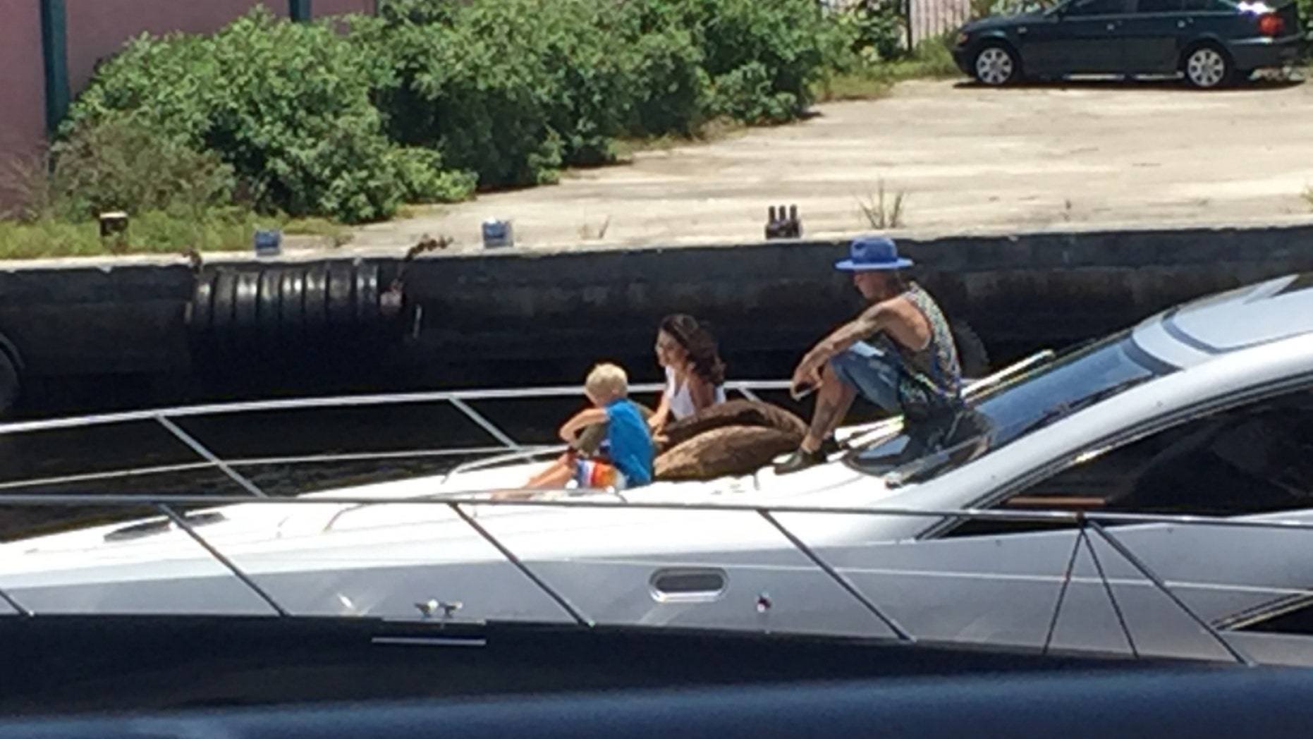 Justin Bieber Spends Time With Selena Gomez Lookalike Fox News