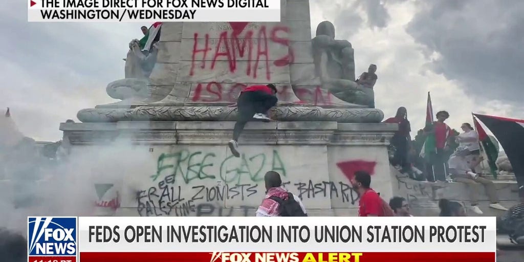 Feds open investigation into Union Station protest | Fox News Video