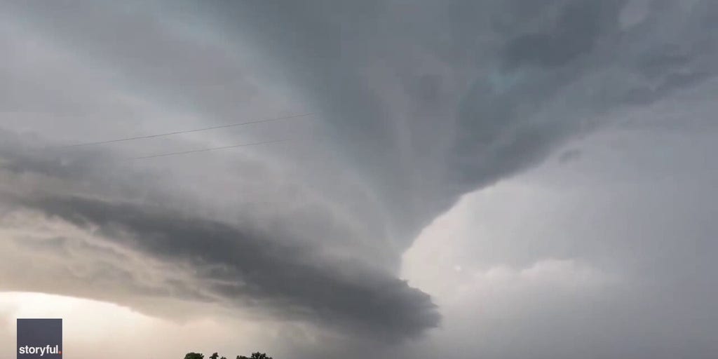 Supercell spotted as severe thunderstorm approaches: See the wild video ...