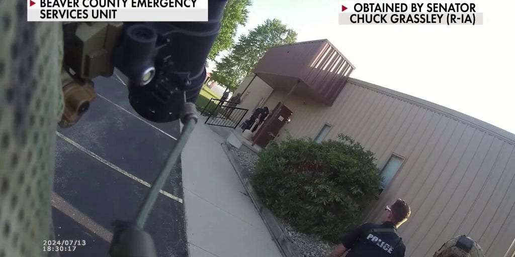 New bodycam video of Trump assassination attempt obtained | Fox News Video