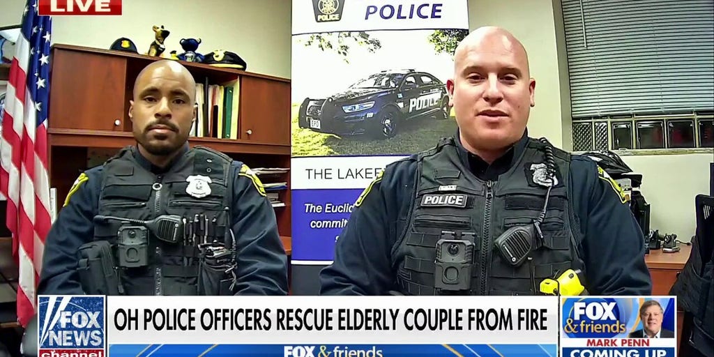Ohio police officers save elderly couple from Christmas Eve house fire ...