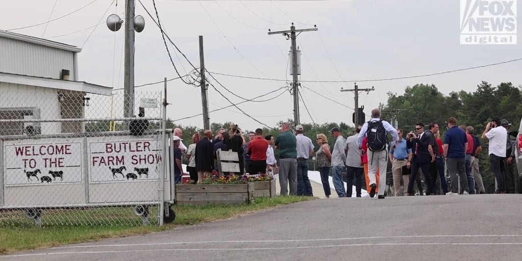 Members of the US House of Representatives tour the Butler Farm Show ...