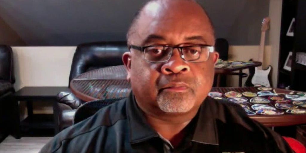 All 50 members of the Portland police riot squad resign | Fox News Video