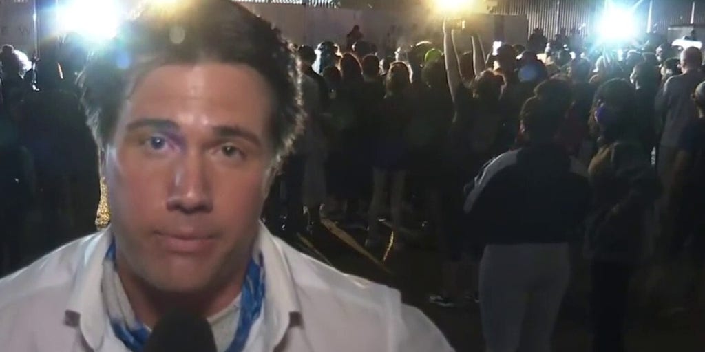 Fox News Crew Harassed Chased By Angry Mob While Reporting On Protests
