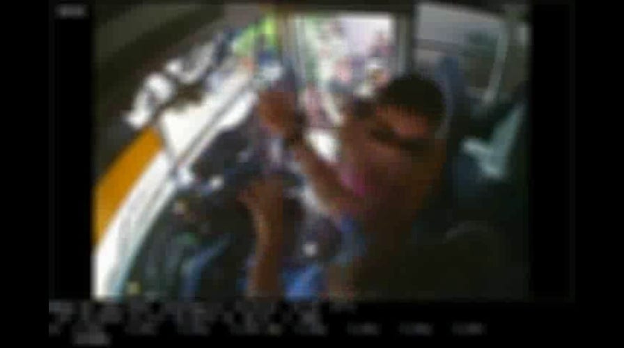 Video shows Arizona mother violently assault bus driver in front of 11 ... Video shows Arizona mother violently assault bus driver in front of 11 ...