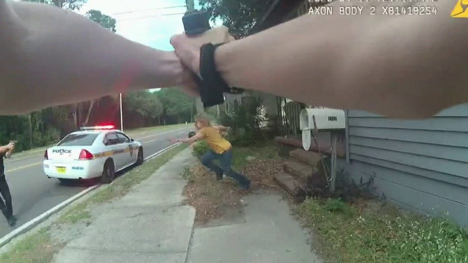 Florida bodycam footage shows knife-wielding woman stab police officer ...