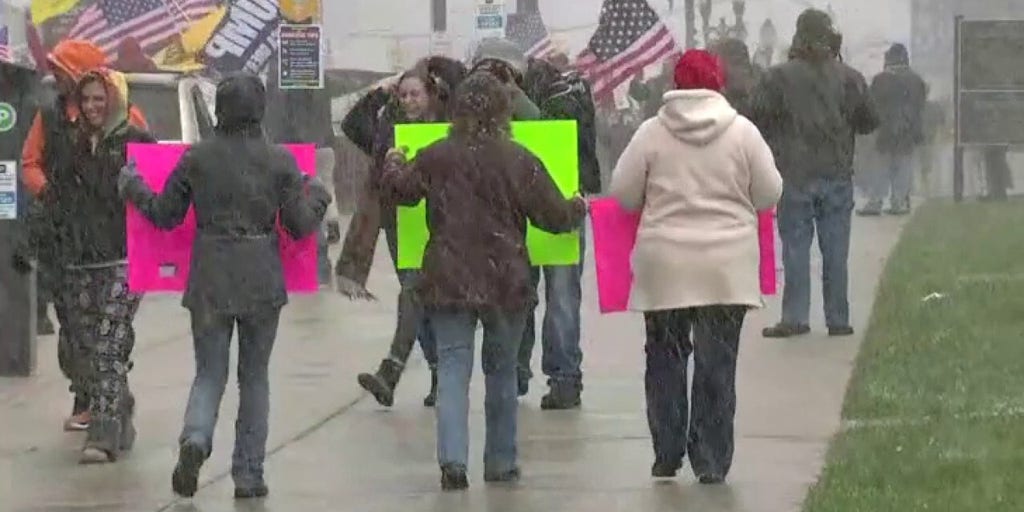 Michigan protest organizer: Governor has mocked state's workers | Fox ...
