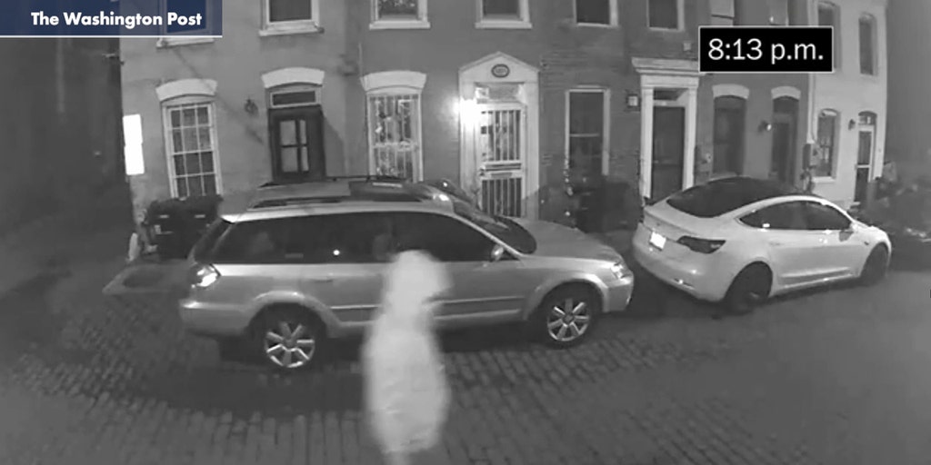 Surveillance video shows 2 pipe bombs discovered at RNC, DNC ...