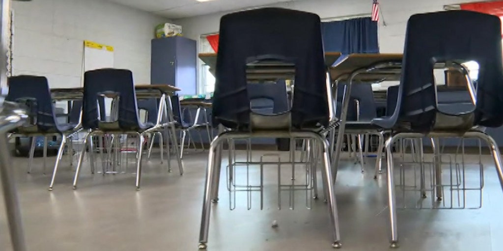 Substitute teachers are in high demand as COVID cases rise | Fox News Video