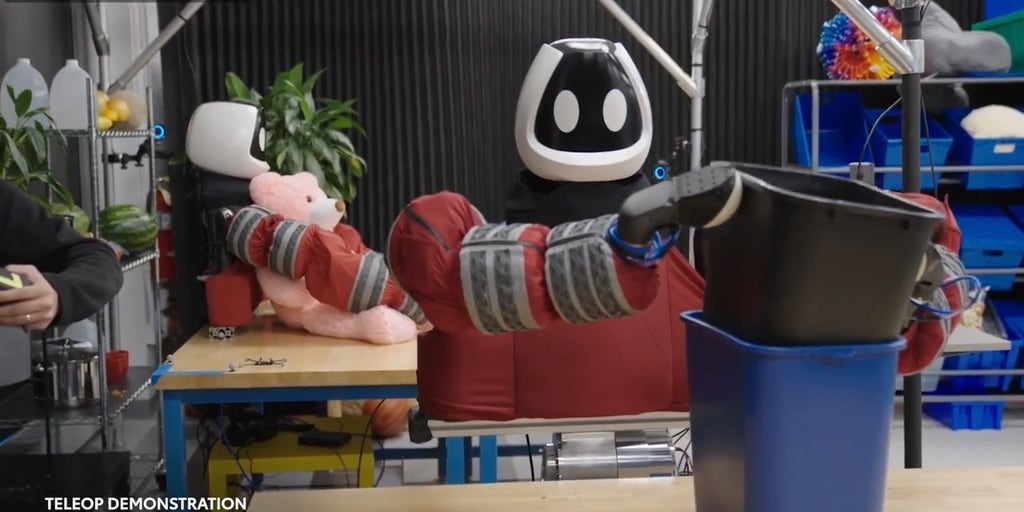 Toyota’s Punyo soft robot acts like a human | Fox News Video