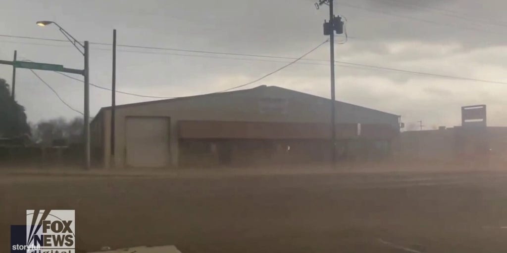 Storm chaser in Parker County, Texas, catches large storm on camera ...
