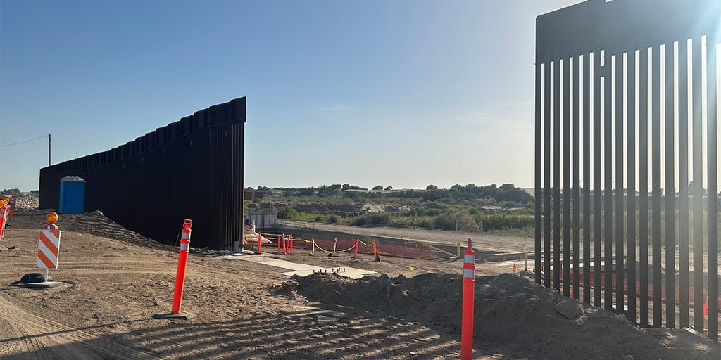 Border surge expected once immigration rule ends | Fox News Video