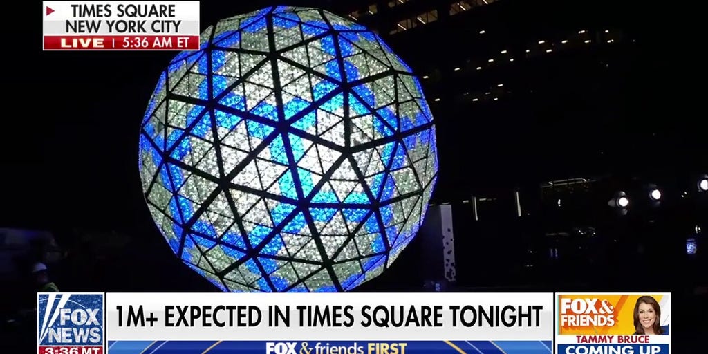 Final preparations underway in Times Square for New Year's Eve ball ...