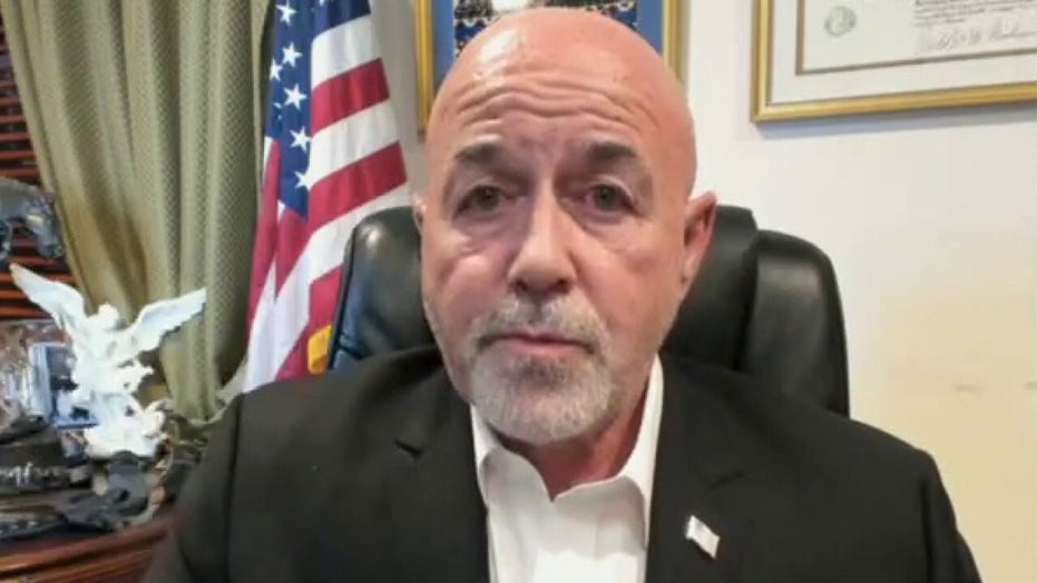 Bernie Kerik blasts NYC Mayor de Blasio: People are moving out 'because ... Bernie Kerik blasts NYC Mayor de Blasio: People are moving out 'because ...